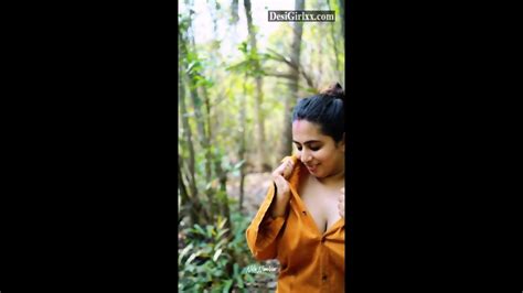 Desi Gal Strips In Forest Eporner