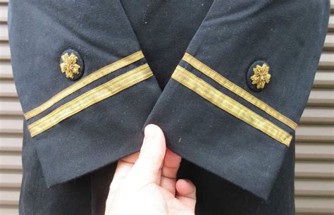 Yahooオークション 海上自衛隊・幹部用夏制服(昭和40年代 2等海 Yahooオークション 海上自衛隊・幹部用夏制服(昭和40年代 2等海