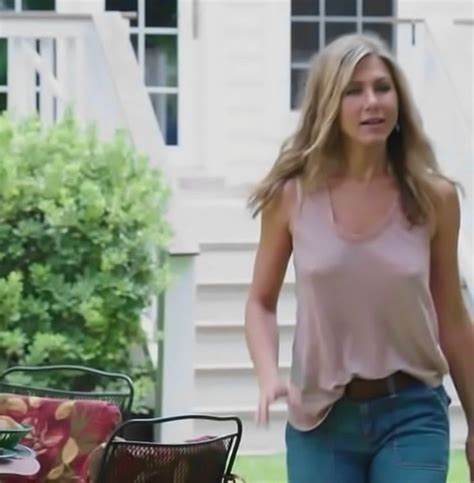 Jennifer Aniston Strips Down In We Re The Millers No Interruptions Full