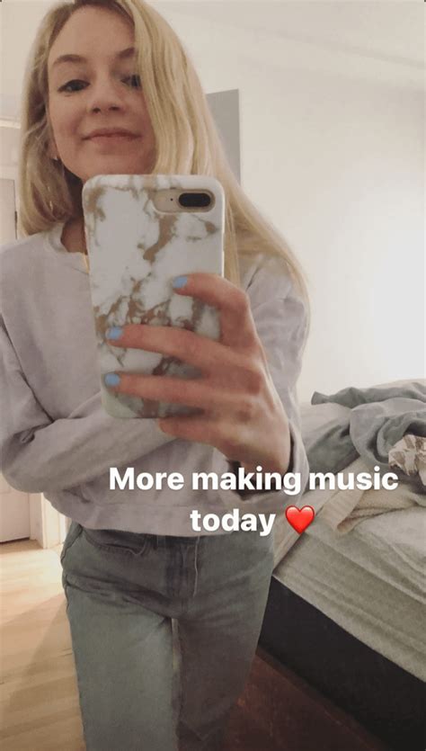 Cute R Emilykinney