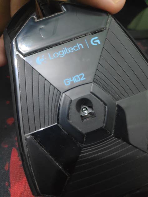 Guys Logitech G402 Has The Sensor Light On Or Off I Am Worried Is It Fine Or Is There Some