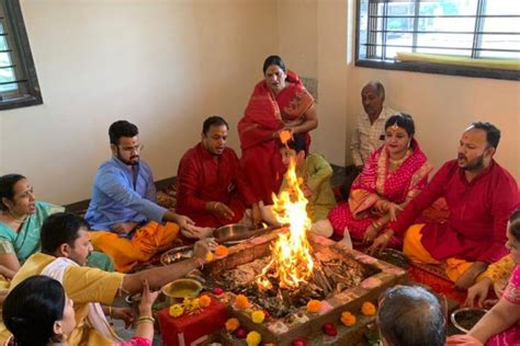 Acharya Ayush Pandit Sapna Sangeeta