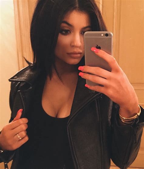 Sexy And She Knows It The Hollywood Gossip