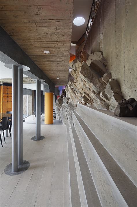 Yinjispace Luis Longhi X Casa Taller Chullpas