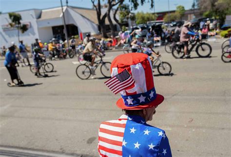 Photos Alameda Braves Heat For 3 Mile Long July Fourth Parade