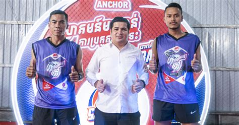 ឃើញក្រុម ទាំង ៨ ហើយ គ្រូ ខេត្ត កំពង់ ស្ពឺ ថា ក្រុម ២ នេះ ជា ឧបសគ្គ របស់ ក្រុម ខ្លួន Sabay News