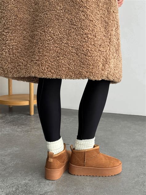 Сноубутси на високій підошві коричневі Ladyboom