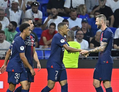 لیون 1 4 پاری سن ژرمن؛ ام باپه شاگرد اول کلاس انریکه پی اس جی خود را