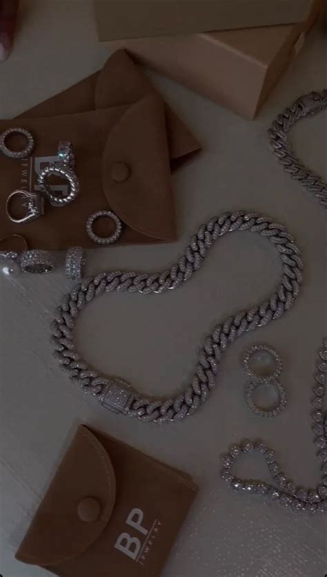 Jewelry Bags Cute Jewelry My Shopping List Wallet On A Chain