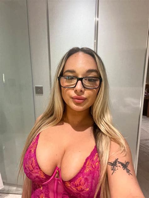 Are These Boobs Worth Skipping Babe For R BabegirlsXXX
