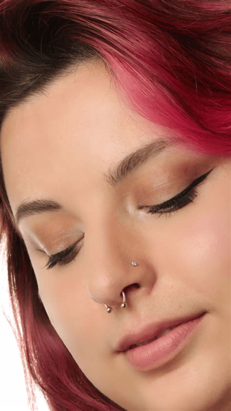How To Put In A Nose Ring Guide Lavari Jewelers