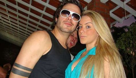 Ex Bbb Max Confirma Gravidez Da Namorada Vírgula