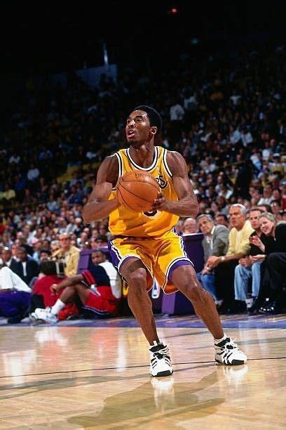 Pin By Lakerscrew On Lakercrew 3 Kobe Bryant Pictures Young Kobe