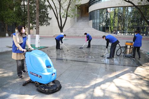 学校开展 洁校园”——教职工 劳动体验周”校园清洁专场活动新闻网