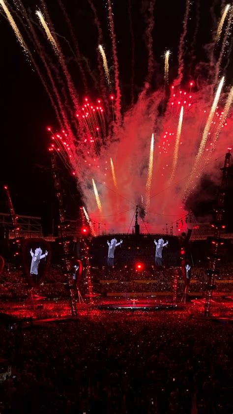 Pin Von Nhi Nguyen Auf Stage Konzert Vision Board Visionen