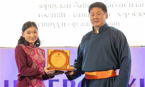 Нэр бүхий 27 оюутан Ерөнхий сайдын нэрэмжит тэтгэлэг хүртэв Asuudal Mn