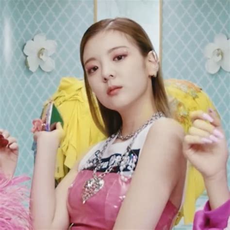 Itzy Lia Itzy Lia Loco Kpop Kpop Icon Aesthetic Itzy Icon Lia Icon Itzy Lia