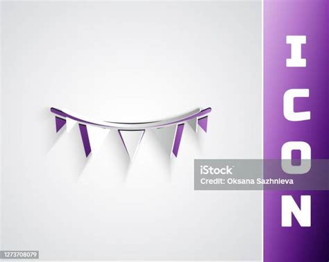 회색 배경에 고립 된 플래그 아이콘과 종이 컷 카니발 화환 생일 축하 축제 장식파티 페넌트 종이 아트 스타일 벡터 3차원 형태에 대한 스톡 벡터 아트 및 기타 이미지