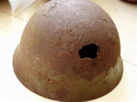 中国哨兵巡逻，看见一物上蹿下跳，果断开枪后，日本举国哀悼 钢盔 日军 士兵