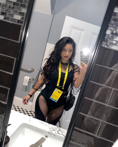 Offlinetv And Pasts Chapter 2 Meet And Greet W Valkyrae By Yomil Hentai Foundry