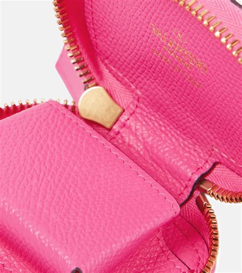 Valentino Garavani V 로고 에어팟 프로 레더 케이스 페칭