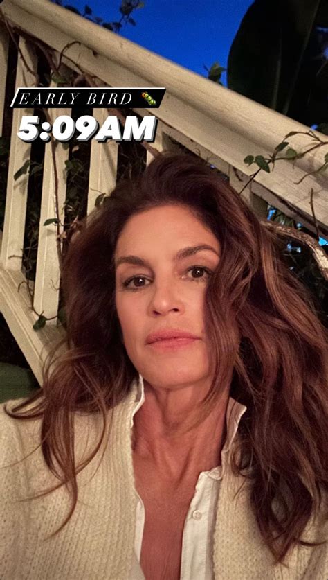 If Cindy Crawford Woke Up Like This I M Clearly Sleeping All Wrong See Photos Allure