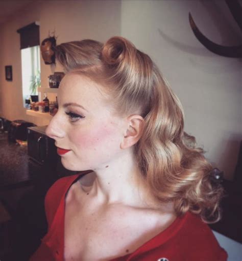 Pinup Hair Vintage Hairstyles Pin Up Hair Hair Styles