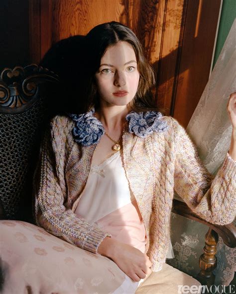 Twilight Star Mackenzie Foy On Renesmee Fourth Wing Fancasts And How