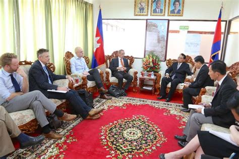 ប្រទេសហូឡង់ គ្រោងវិនិយោគវិស័យកសិកម្ម ផ្លែឈើ បន្លែនិងគ្រឿងទេសនាំចេញទៅ សហភាពអឺរ៉ុប សម្លេងសហគមន៍ខ្មែរ