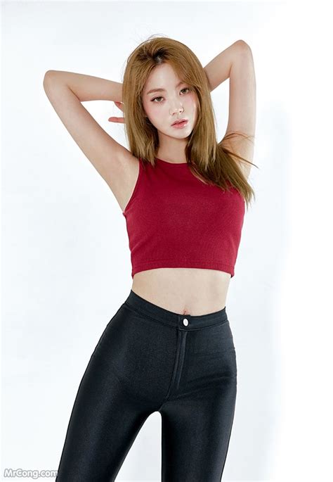 Lee Chae Eun Beauty Shows Off Her Body With Tight Pants 22 Pictures