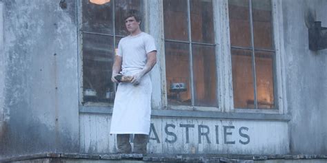 12 Hunger Games Clues That Prove Katniss And Peeta Were Always The