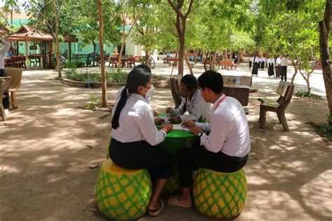 មជ្ឈមណ្ឌលឯកសារខេត្តកំពង់ចាមបណ្តុះបណ្តាលសិស្សវិទ្យាល័យ ហ៊ុន សែន ស្គន់