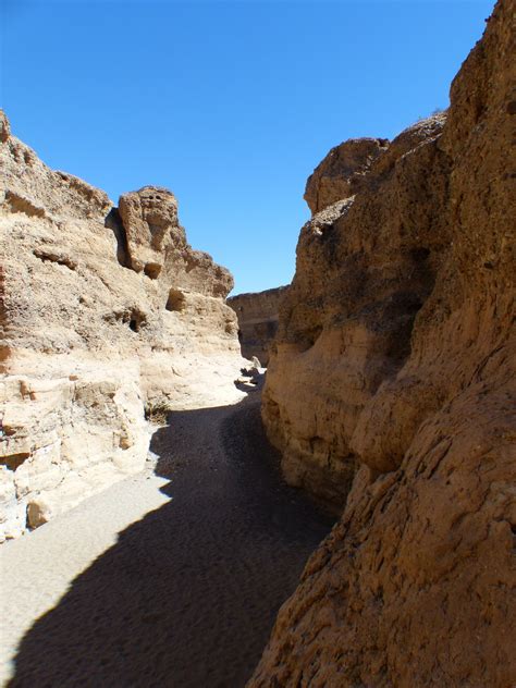 무료 이미지 경치 바다 연안 록 산 사막 골짜기 형성 낭떠러지 아치 깊은 협곡 지역 자료 지질학 황무지 곶 와디 지형 나미비아