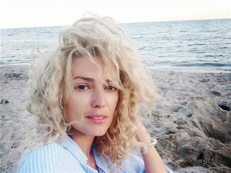 Дарина Павлова засенчи Амал Клуни на фестивала във Венеция Снимки