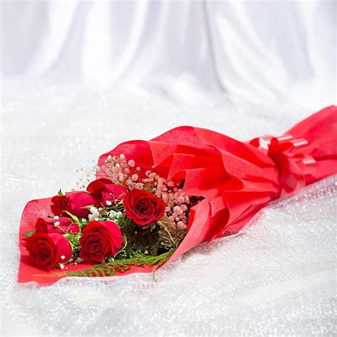Crimson Love 6 Roses Bouquet Winni