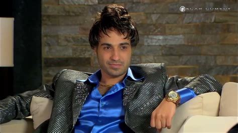 هاتموت ضحك مع الرجل العناب لما اتشهر 🤣🤣🤣 الرجل العناب يقول اية للعناب