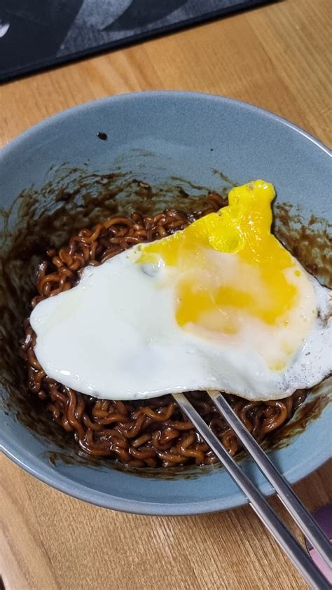 야심한 시각 섹스하기 있냐 버튜버 에펨코리아