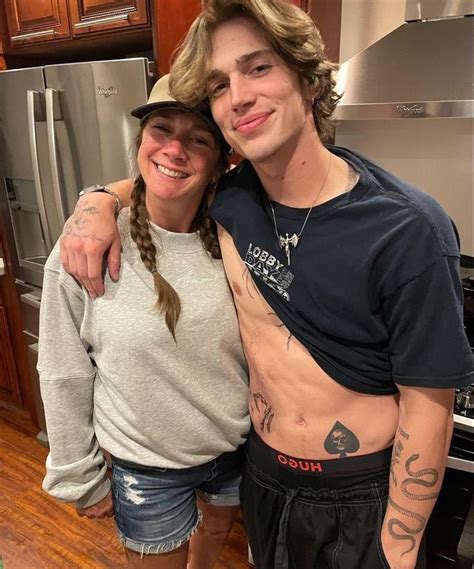 Vinnie And Mom🦢 Hacker Hacker Aesthetic Cute White Guys