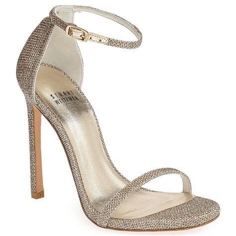 Maya Rudolph And Tiffany Haddish Take Off Shoes To Present At Oscars