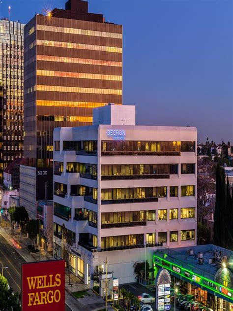 Cbre Brokers Record Setting Office Lease In Las Miracle Mile Mark