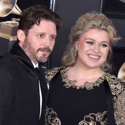 Kelly Clarkson Shares New Pics That Show Off Her Weight Loss