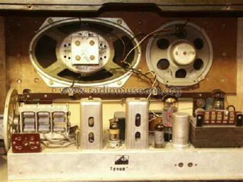 1118 Radio His Master's Voice HMV, EMI; Bruxelles, build 1951 ...