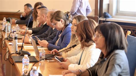 Правната комисия се събра на извънредно заседание Политика България Новините на Nova Nova Bg