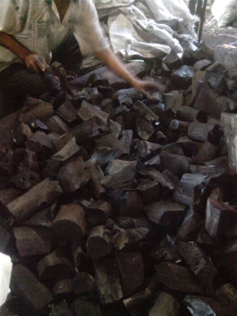 AHDIANSYAH ARANG KAYU SEBAGAI BAHAN BAKAR