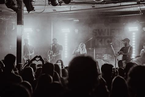 Swift Kick Band