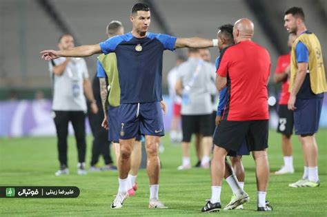 عکس؛ گرم کردن رونالدو در ورزشگاه آزادی پیش از بازی با پرسپولیس فوتبالی
