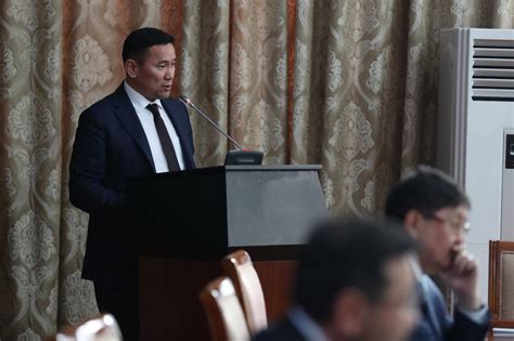 МҮХАҮТ ийн Ерөнхийлөгч Д ЭНХТҮВШИН Уул уурхай аялал жуулчлалаас бусад