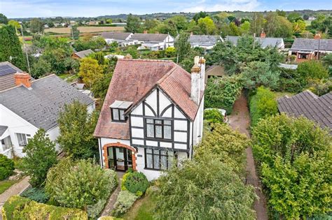 Main Street Offenham Evesham 3 Bed Detached House £425000