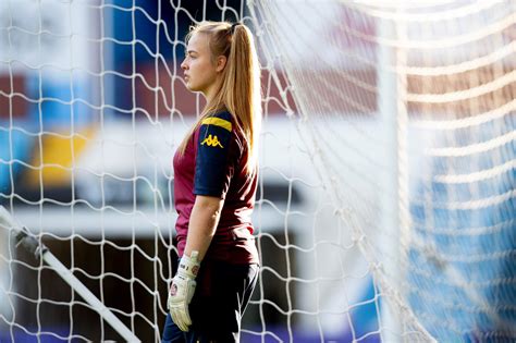 Kobiecej Piłki W Polsce Nie Traktuje Się Do Końca Poważnie Anglia To