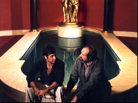 Scarface 1983 Imigração Guerra Fria E Drogas São Temas Do Remake